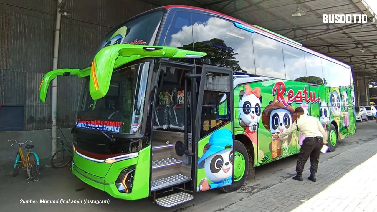 Melihat Livery Baru Bus Restu Panda Spesial Edition - Busdotid